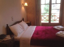 Quarto Clássico com Cama de Casal, vista para a montanha | Quartos insonorizados, ferro/tábua de engomar, Wi-fi grátis