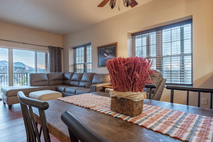 Luxury Pigeon Forge Condo Near Dollywood & Parks - Pigeon Forge, TN
