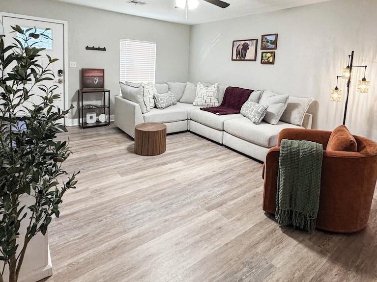 Hey, Porter: New, Remodeled, Modern, Clean 3br Nr Lawton Ft Sill/wichita Mts - Tahlequah Pond, OK