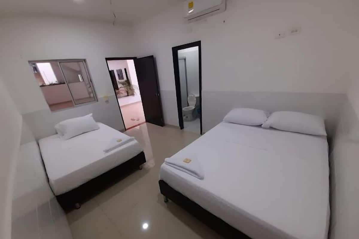 Roupas de cama premium, Wi-Fi de cortesia, roupa de cama