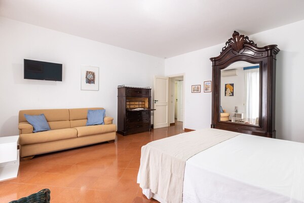 New Home With Balconies In Sorrento Center - Sorrento