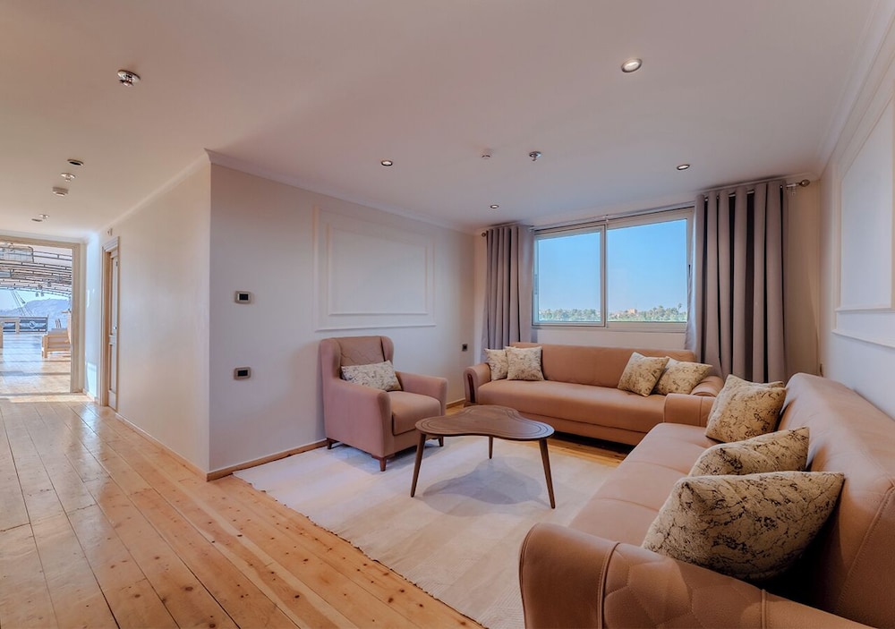 Anoush Cruise 2nights Aswan To Luxor - Lúxor