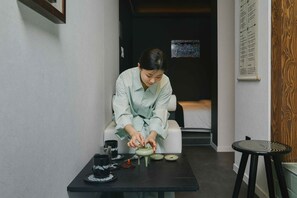 Goyo | Roupa de alta qualidade, minibar grátis 