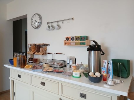 Buffet de café da manhã. Guesthouse Tálknafjörður