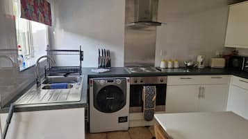 Casa de campo | Cozinha privada | Geladeira, micro-ondas, fogão, cooktop