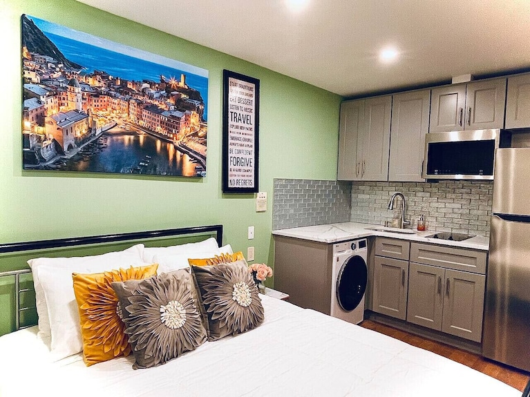 New! Suite Near Rittenhouse Square - Philadelphia, PA