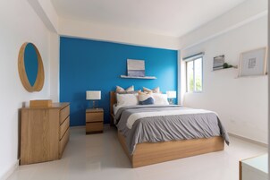 Apartamento Comfort, cozinha, Vista para a cidade | Cofre no quarto, secretária adequada para computadores portáteis 