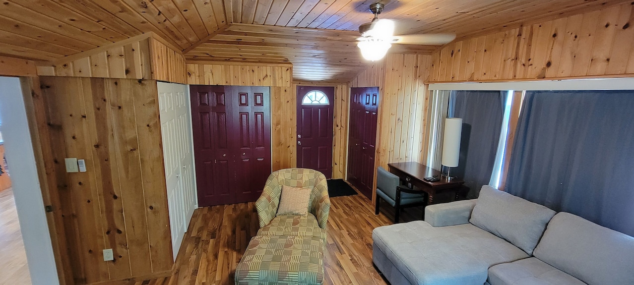 Cozy 2-bedroom Cottage - Trail Access To Loon Lake - Wisconsin