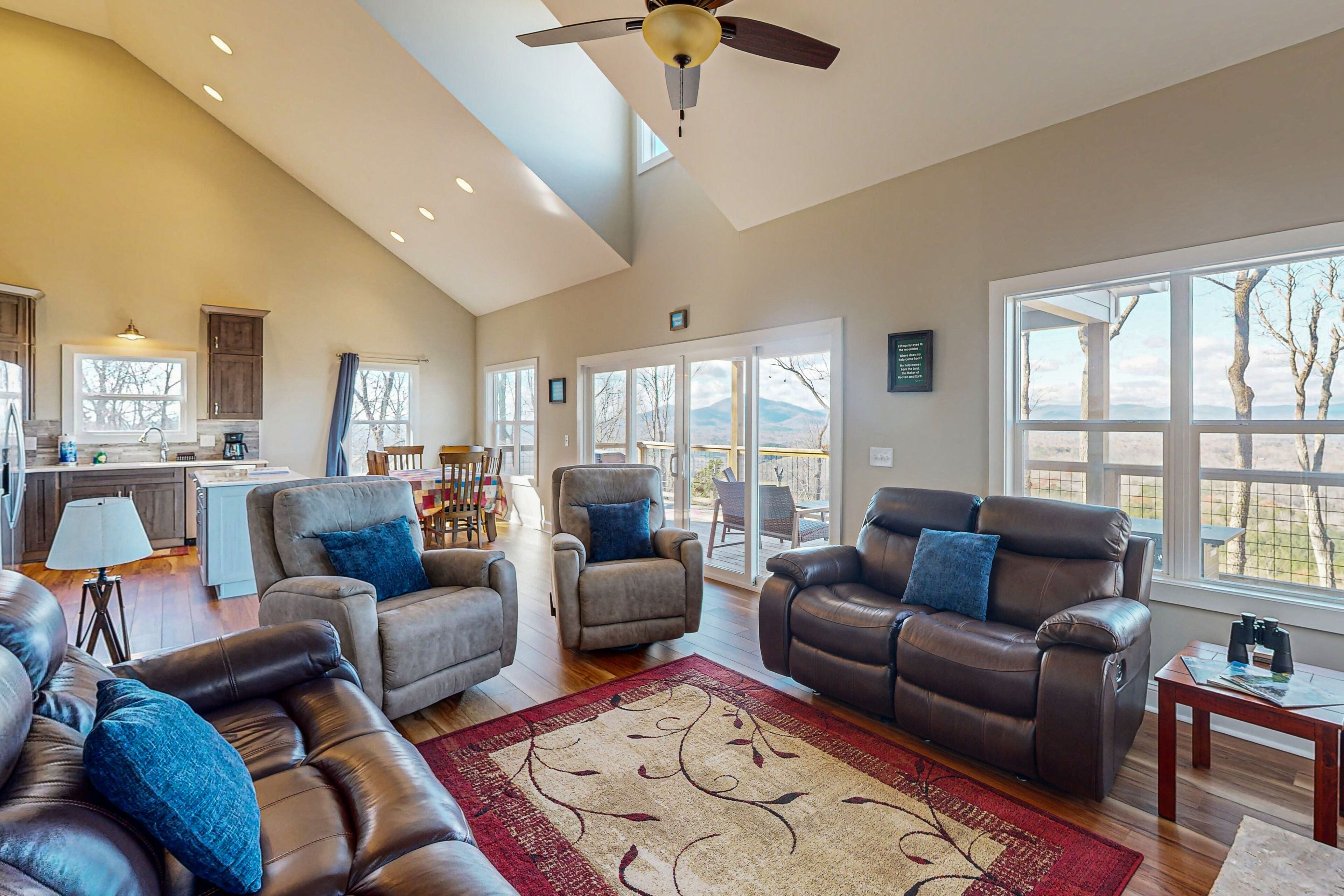 Your Helen Escape With Breathtaking Mountain Views - Wifi, Firepit - Clarkesville, GA