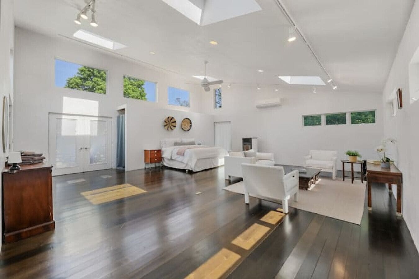 Airy Upstate Getaway With A View - Pittsfield, MA