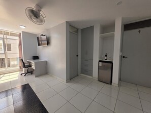 Quarto Elite, vista para a montanha | Televisão