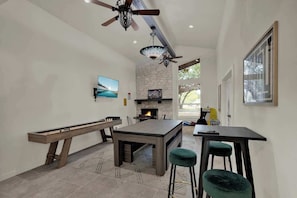 Casa, várias camas, pátio, vista para o jardim (640 Rainbow Ridge) | Restaurantes