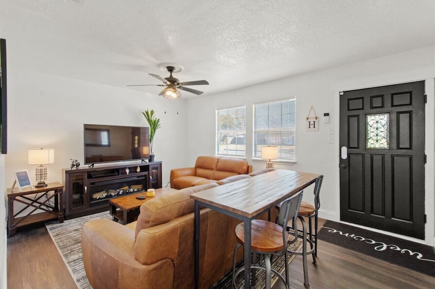 All American Cottage - Lake Arrowhead State Park, Wichita Falls