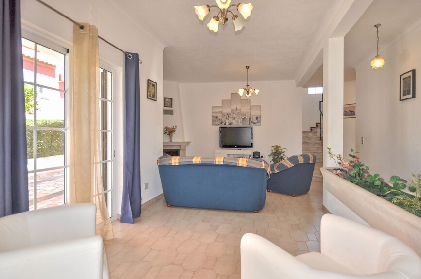 Relax And Unwind At This 4-bedroom Villa With A Private Pool In Vilamoura, Algarve - Vilamoura