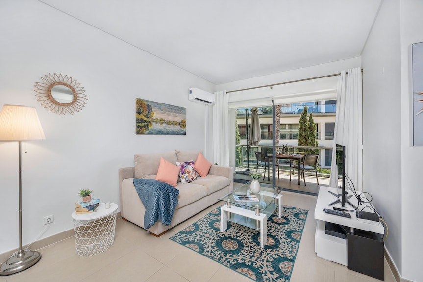 Experience Ultimate Relaxation In Quarteira's Beachfront Paradise. - Quarteira