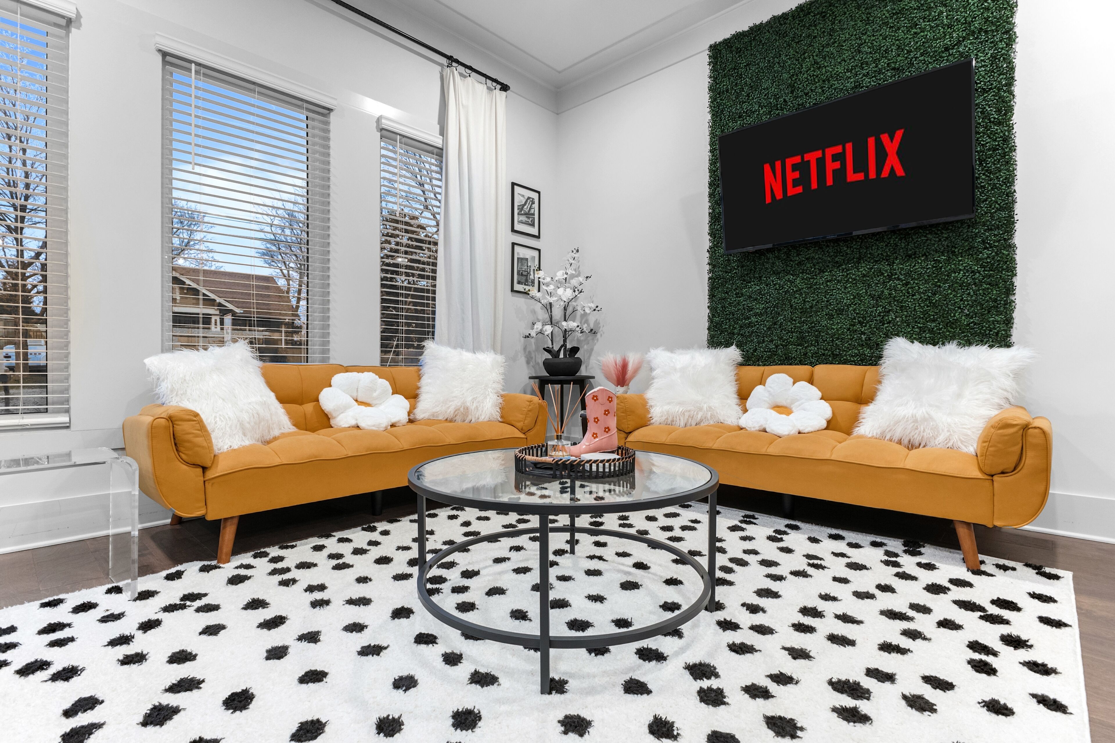 New! Nash Honky-tonk W/game Room, Arcade's, And Pool Table - Nashville, TN