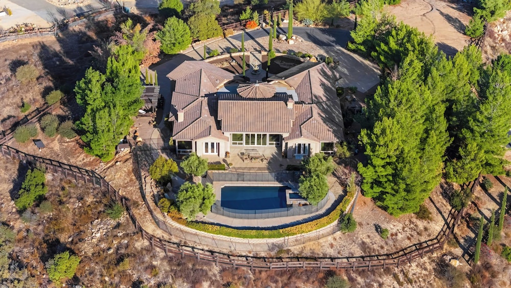 Cleveland Vista By Avantstay Pool, Hot Tub, Fire Pit + Panoramic Views - Lake Elsinore, CA