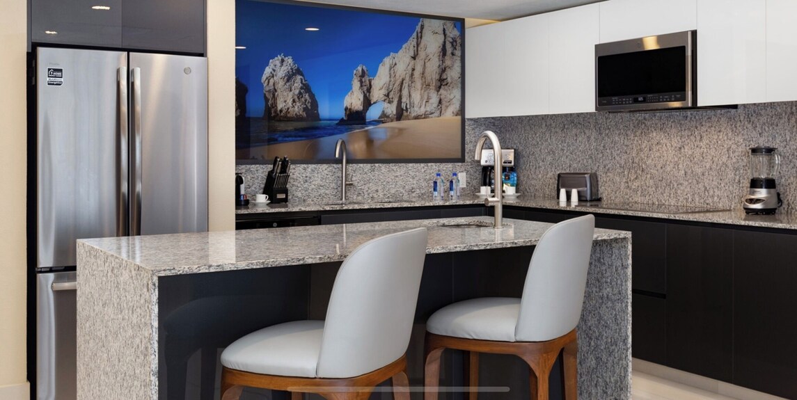 This Stunning 3-bedroom Penthouse Offers Luxury Living With Breathtaking Views. - San José del Cabo