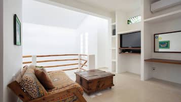 Casa, 1 quarto, varanda | Sala