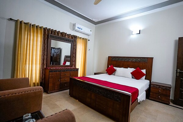 Capri Inn Guest House - Islamabad
