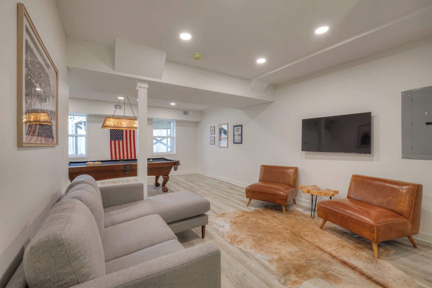 Woodland Retreat - Modern Comfort Near Nashville - Montgomery Bell State Park, Burns