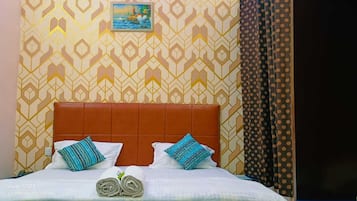 Quarto casal luxo | Escrivaninha, Wi-Fi de cortesia, roupa de cama