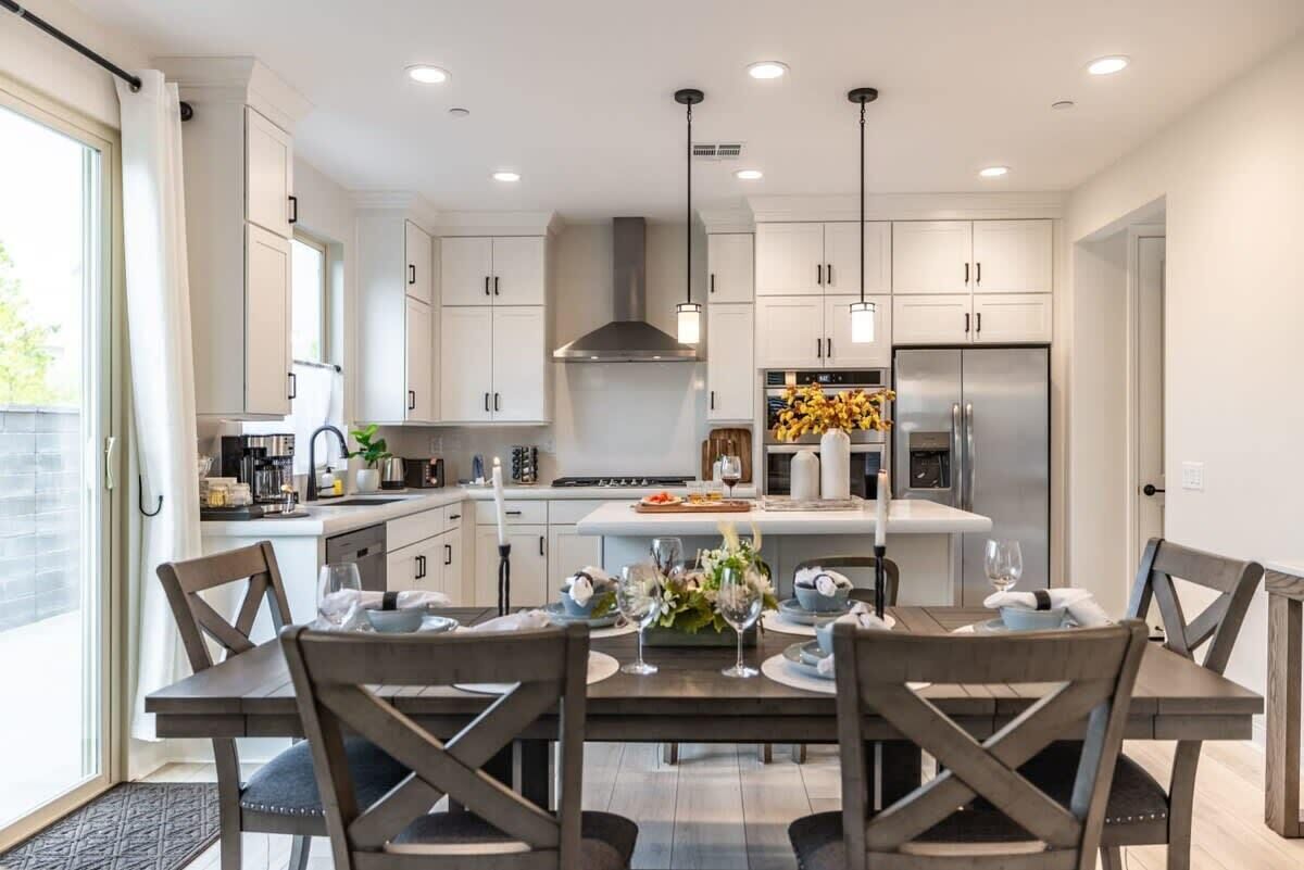 Casa (5 Bedrooms) | Opções para refeição no quarto