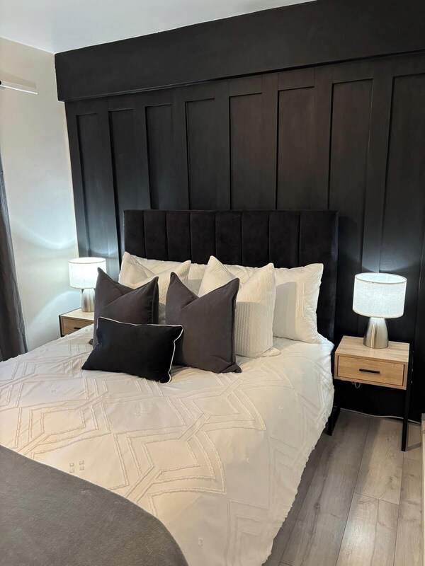 1 Bed Flat - Sleeps 2 - Parking - Wifi - London