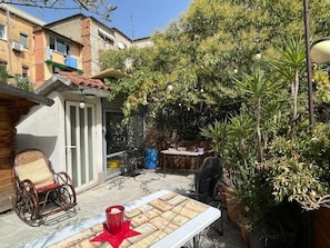 Apartamento, 2 quartos, pátio, vista para o jardim | Exterior