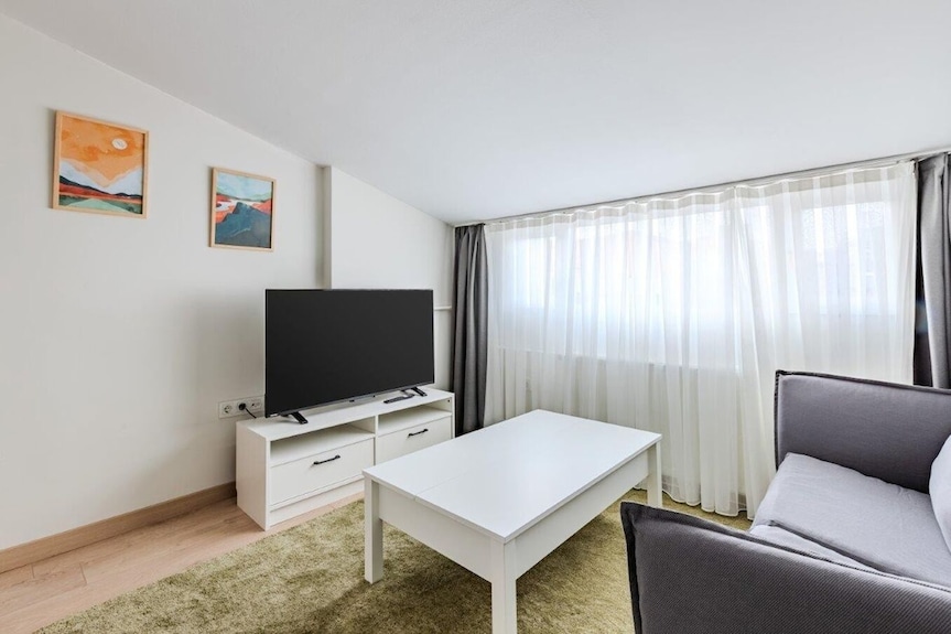 This Apartment Is A 1 Bedroom(s), 1 Bathrooms, Located In şIşli, İstanbul. - Estambul