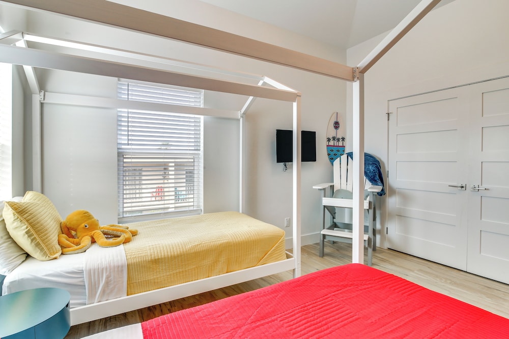 1 Block To Beach: South Padre Island Paradise! - South Padre Island