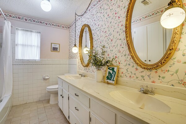 Karaoke Ready! Fort Worth Area Home W/ Pool - Fort Worth, TX