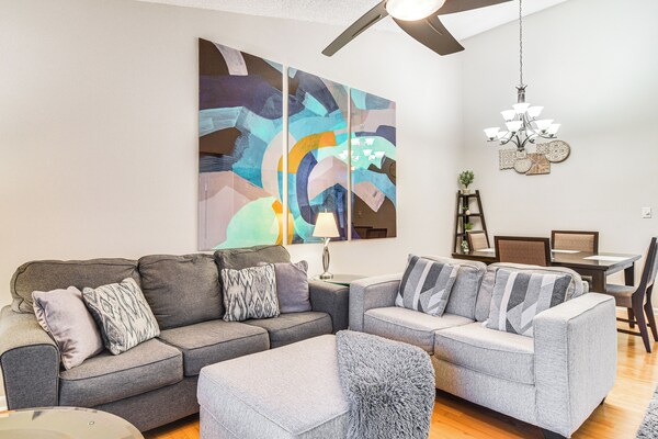 Resort Perks: Condo W/ Private Balcony In St Pete! - St. Petersburg, FL