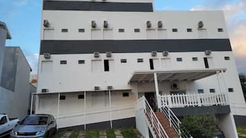 Fachada da propriedade