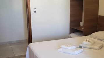 Quarto casal luxo | Espaço de trabalho para notebook, Wi-Fi de cortesia