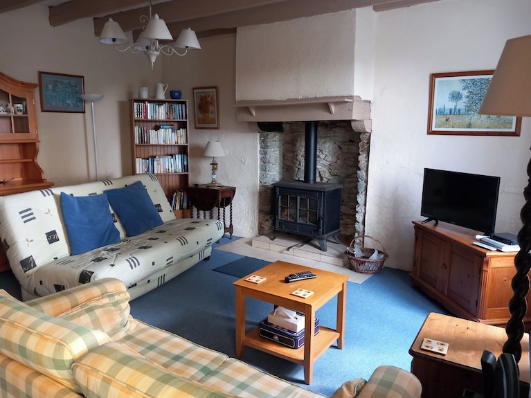 Cosy Detached Stone Cottage With Garden And Parking - Morbihan