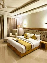 Quarto Duplo ou Twin de Luxo, varanda, vista para a montanha | Cofre no quarto, cortinas/cortinados opacos, quartos insonorizados 