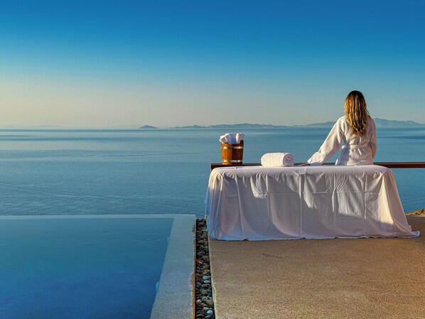 Suíte estúdio superluxo, piscina particular, vista para o mar | Piscina particular