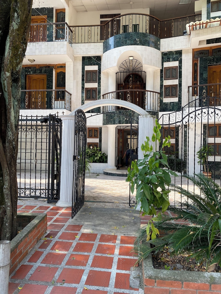 Cra. 64a 12a-133 - Meta