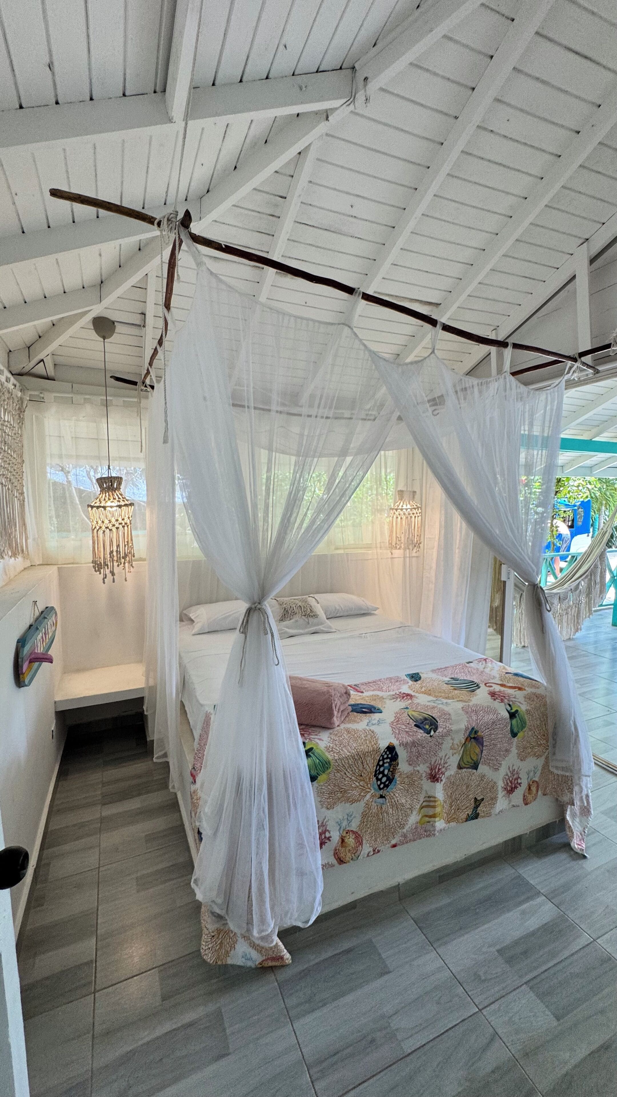 Quarto casal básico | Roupas de cama premium, Wi-Fi de cortesia, roupa de cama