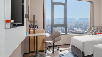 Quarto Standard, 2 camas de casal | Edredões de penas, secretária, cortinas/cortinados opacos 