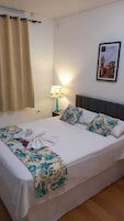 Quarto casal clássico, 1 cama de casal | Comodidades do quarto