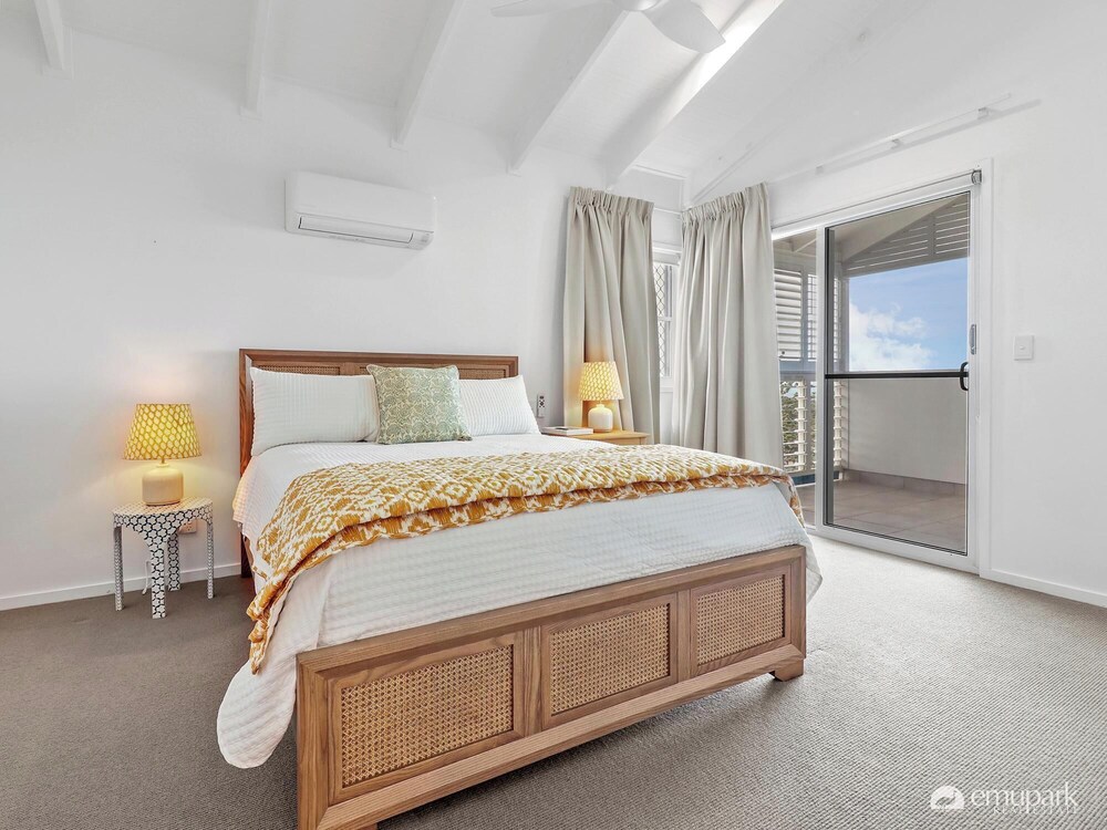 Bungalow on Bright (BOB's) - Boasts captivating island views. - Emu ...
