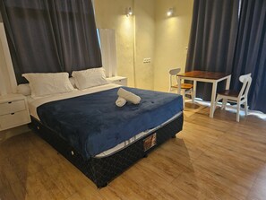 Quarto Duplo, vista para o jardim | 1 quarto, cofre no quarto, Wi-fi grátis, roupa de cama fornecida