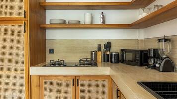 Villa | Cozinha privada | Uma torradeira, liquidificador