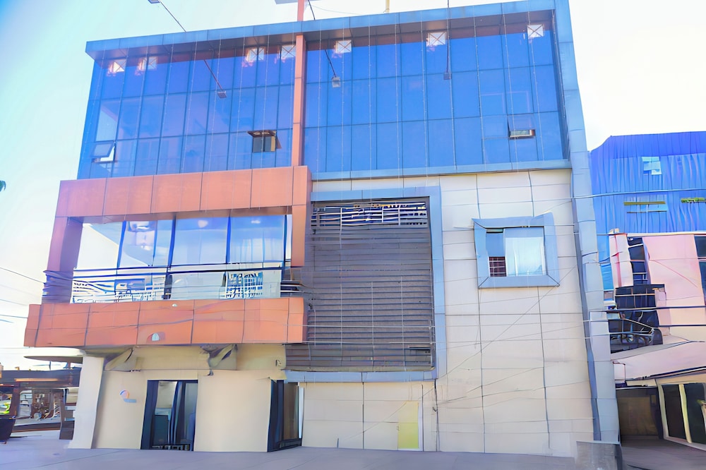 Hotel Happy Stay - 波帕爾