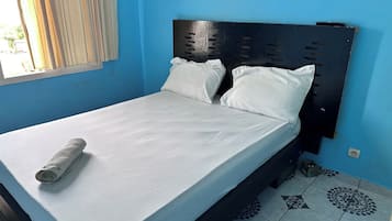 Quarto Duplo Económico, Vista para a cidade | Secretária, Wi-fi grátis