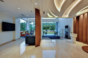 Área de estar no saguão