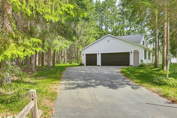 < 1 Mi To Snowmobile Trails: Cozy Cadillac Retreat - Tustin, MI