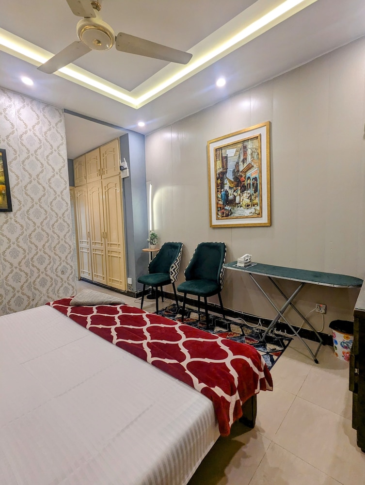 Cozy Family 1-bedroom Condo in Islamabad F-11 - Islamabad | Vrbo